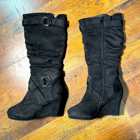 Forever 21 | Shoes | Forever Black Wedge Boots Norita | Poshmark